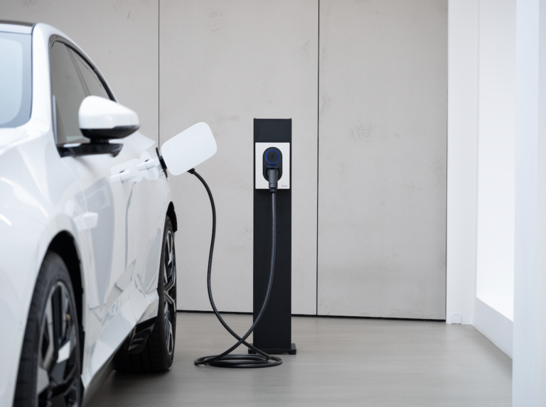 ChargeGuru | Instalación de punto de carga de coche eléctrico